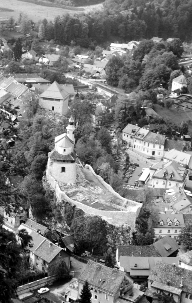 Tinder on a chain, Mali grad - MM:K