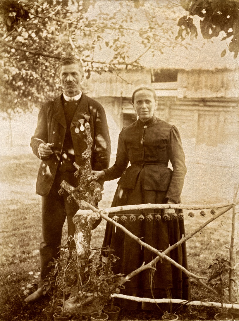 About castle gardeners. From the archives of the Rojc family from Hudo ...